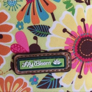 Lily Bloom | Bags | Lily Bloom Busy Bee Liza Travel Wallet | Poshmark